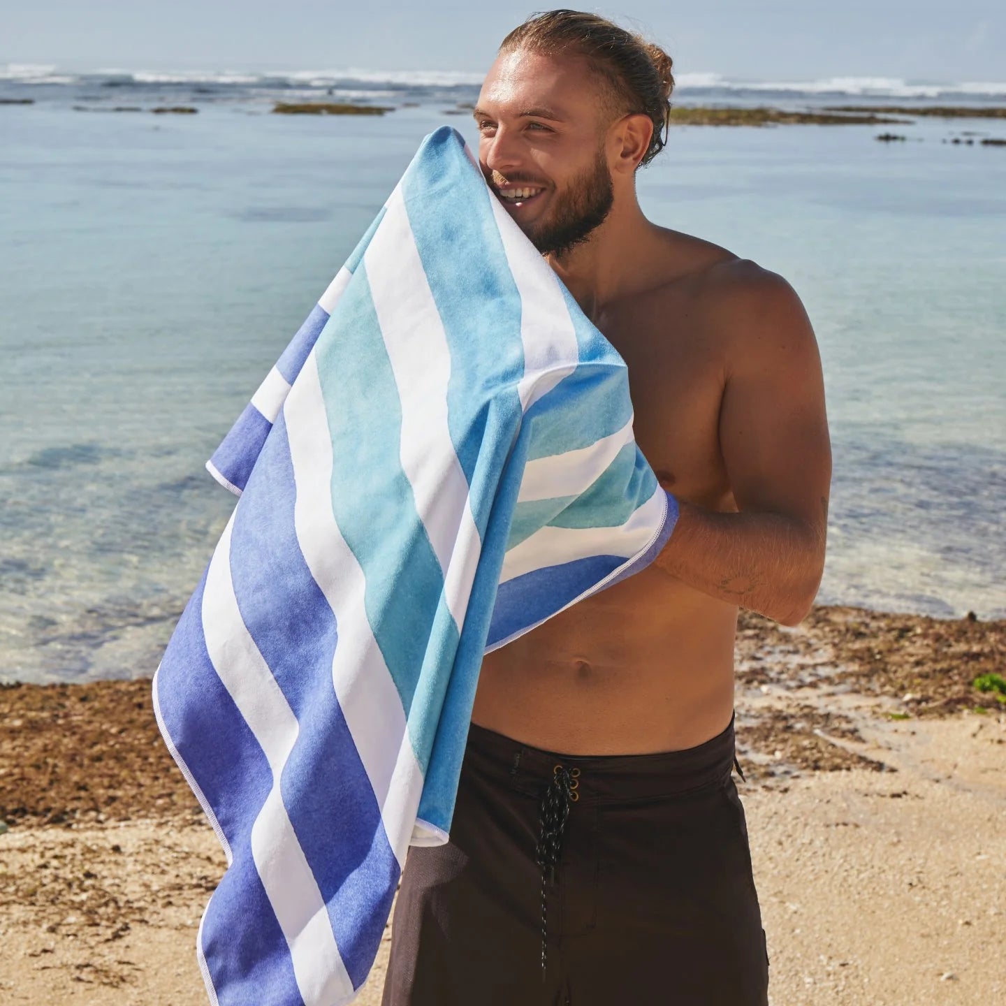 Somerside Sand Free Beach Towel - Tall Bondi Blue – Horizon Collections